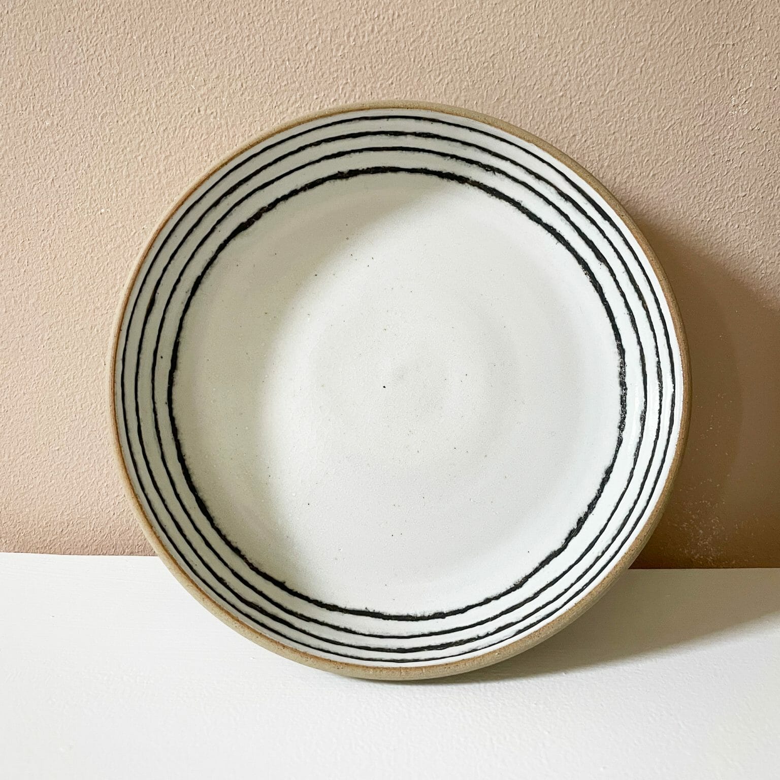 Lines Plate - Artists and Objects