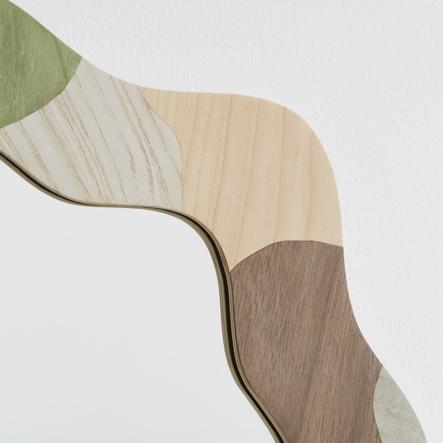 Round Curved Mirror - Artists and Objects